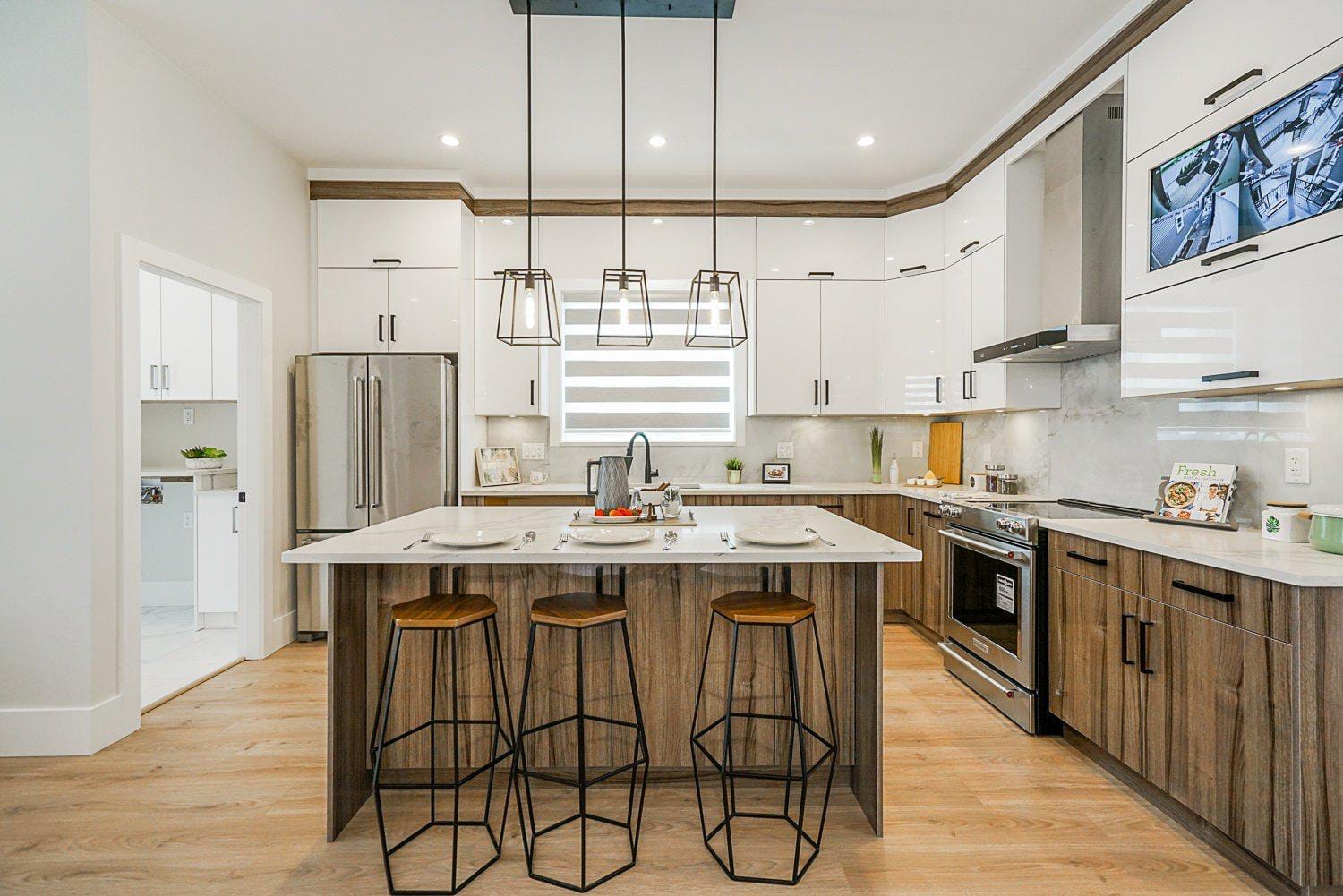 CLASSIC CONSTRUCTIONS